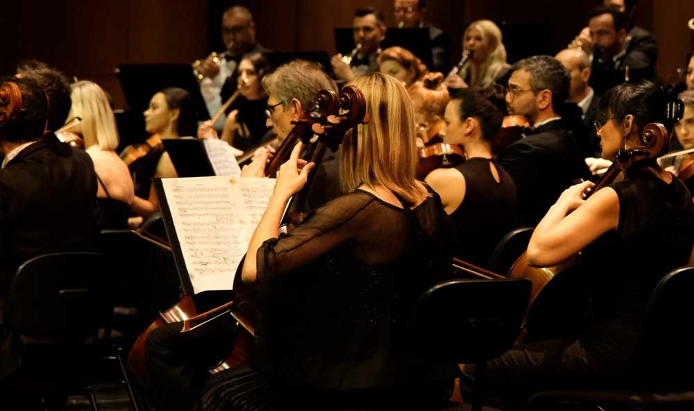 Daniel Lozakovich and İDSO (Istanbul State Symphony Orchestra) Signed a ...